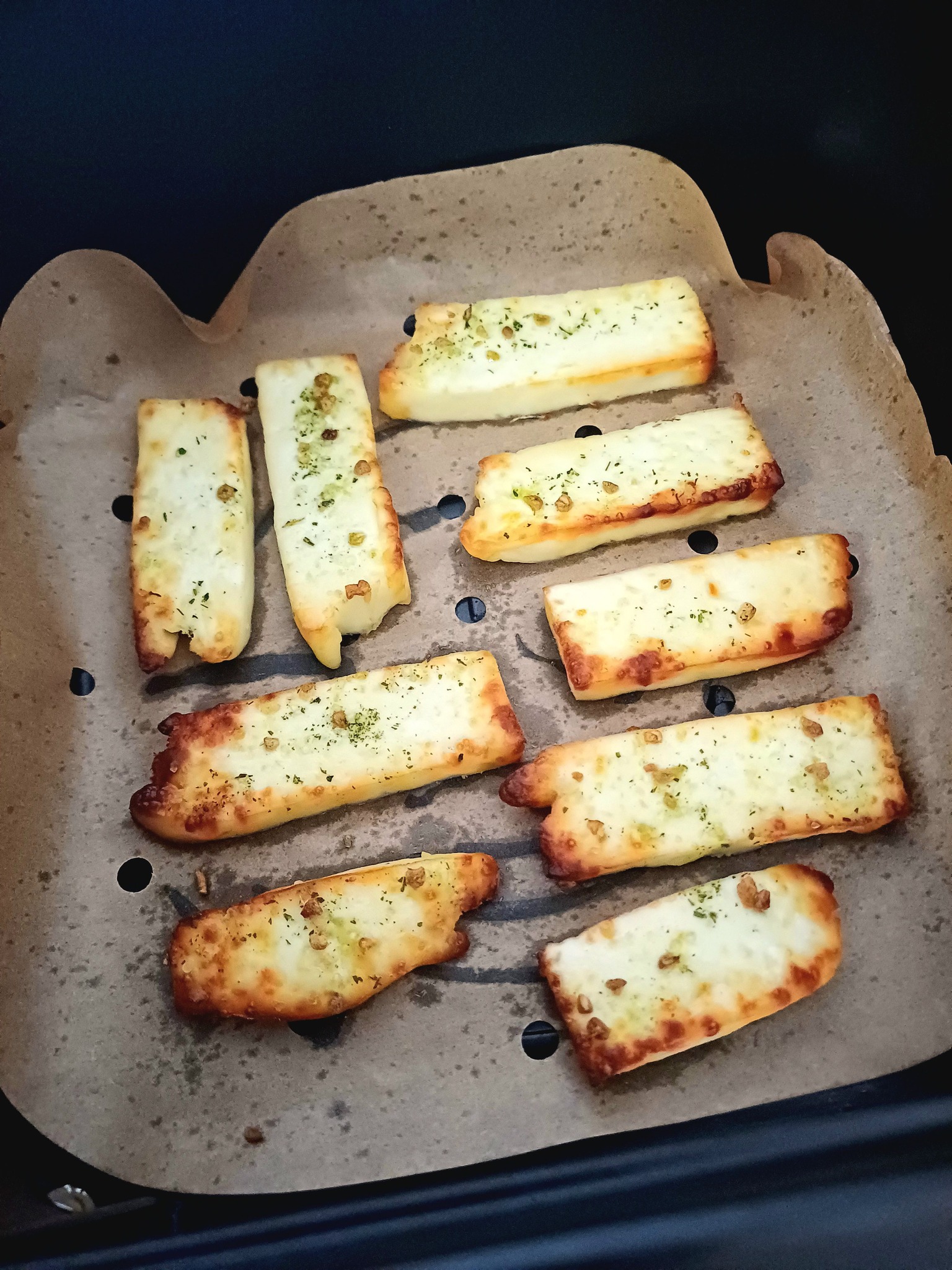 Orkaitėje keptas varškės sūris gabaliukais