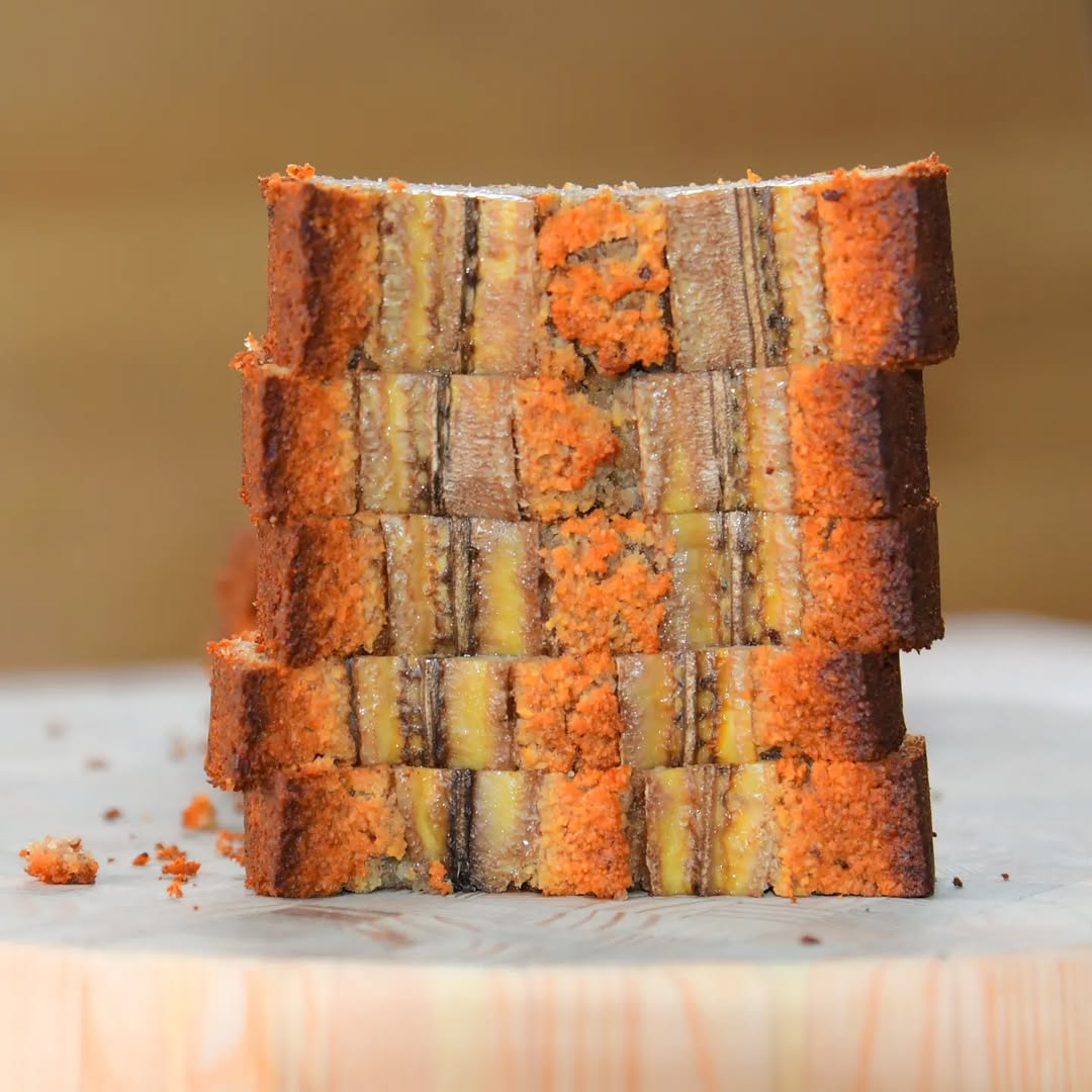 Sveikesnė veganiška bananų duona su migdolų miltais