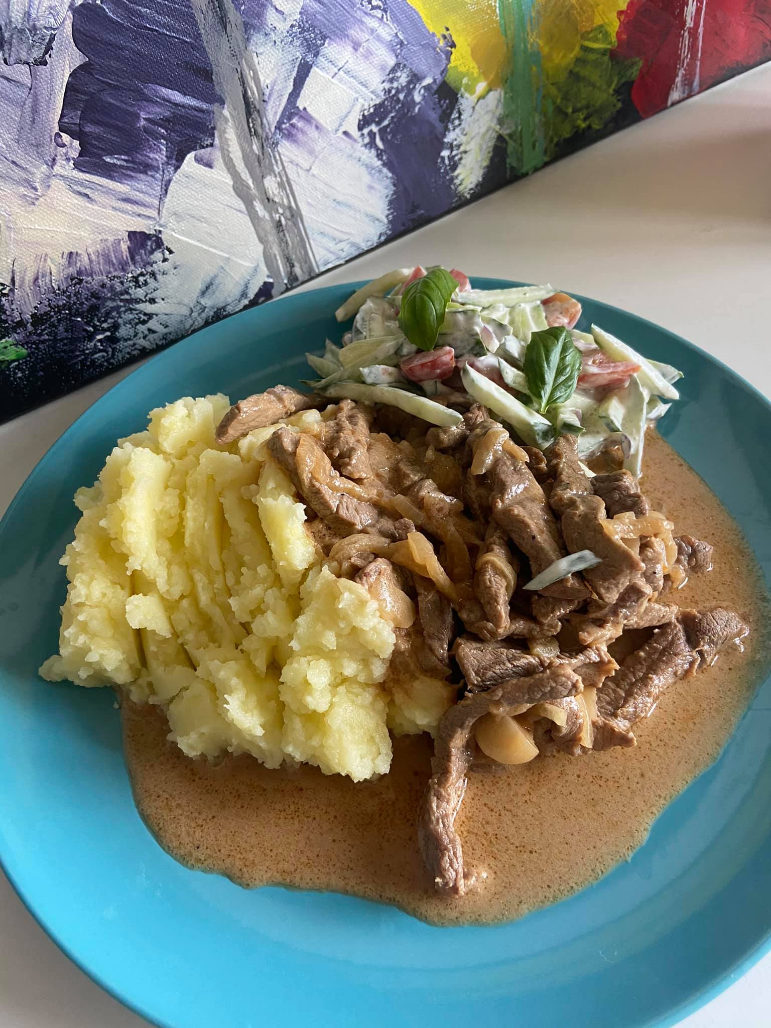 Skaniausias befstrogenas iš jautienos su grietine, garstyčiomis ir ...